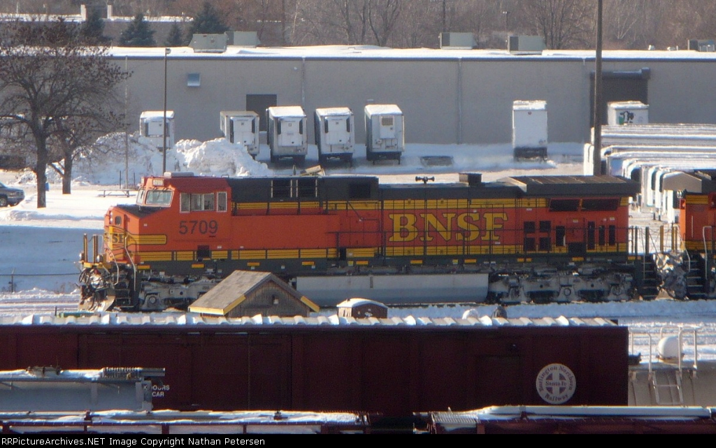 BNSF 5709